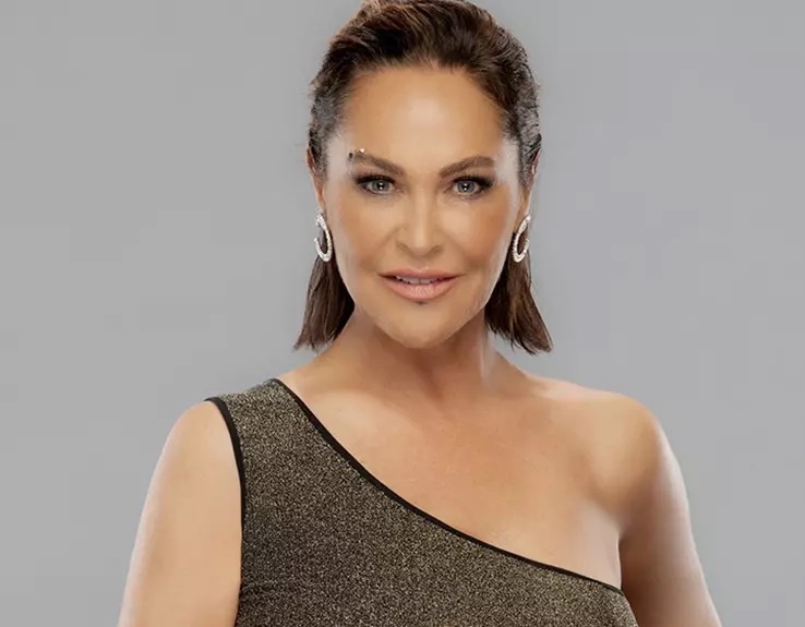 Hülya Avşar: Türk Sanatının Çok Yönlü İkonu 2023 - Pendik'te Yaşam